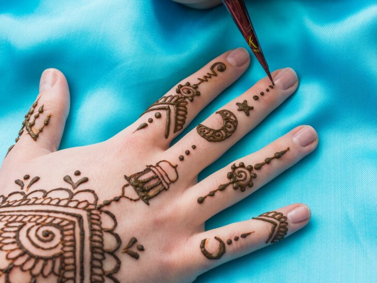 Finger Henna